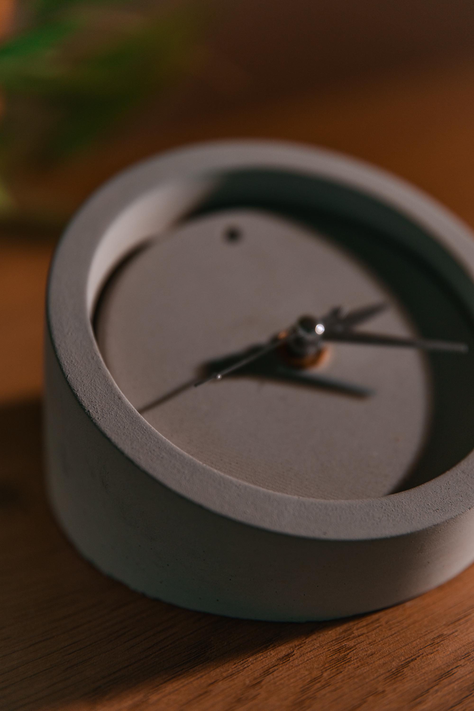 Monolit Concrete Table Clock: Modern Minimalist Design - Etsy
