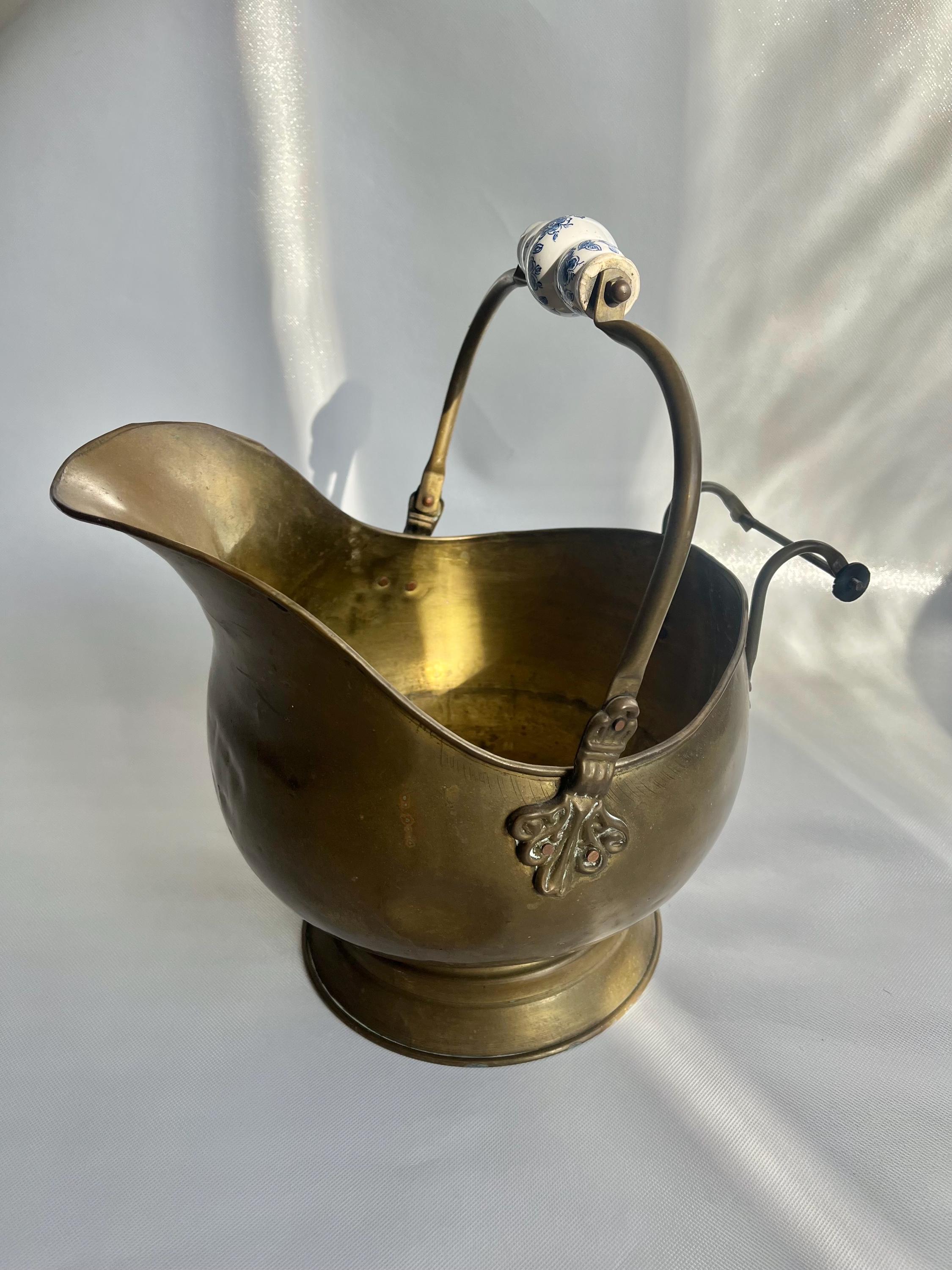 Antique Early 1900s Copper / Brass Coal Scuttle Bucket With Delft ...