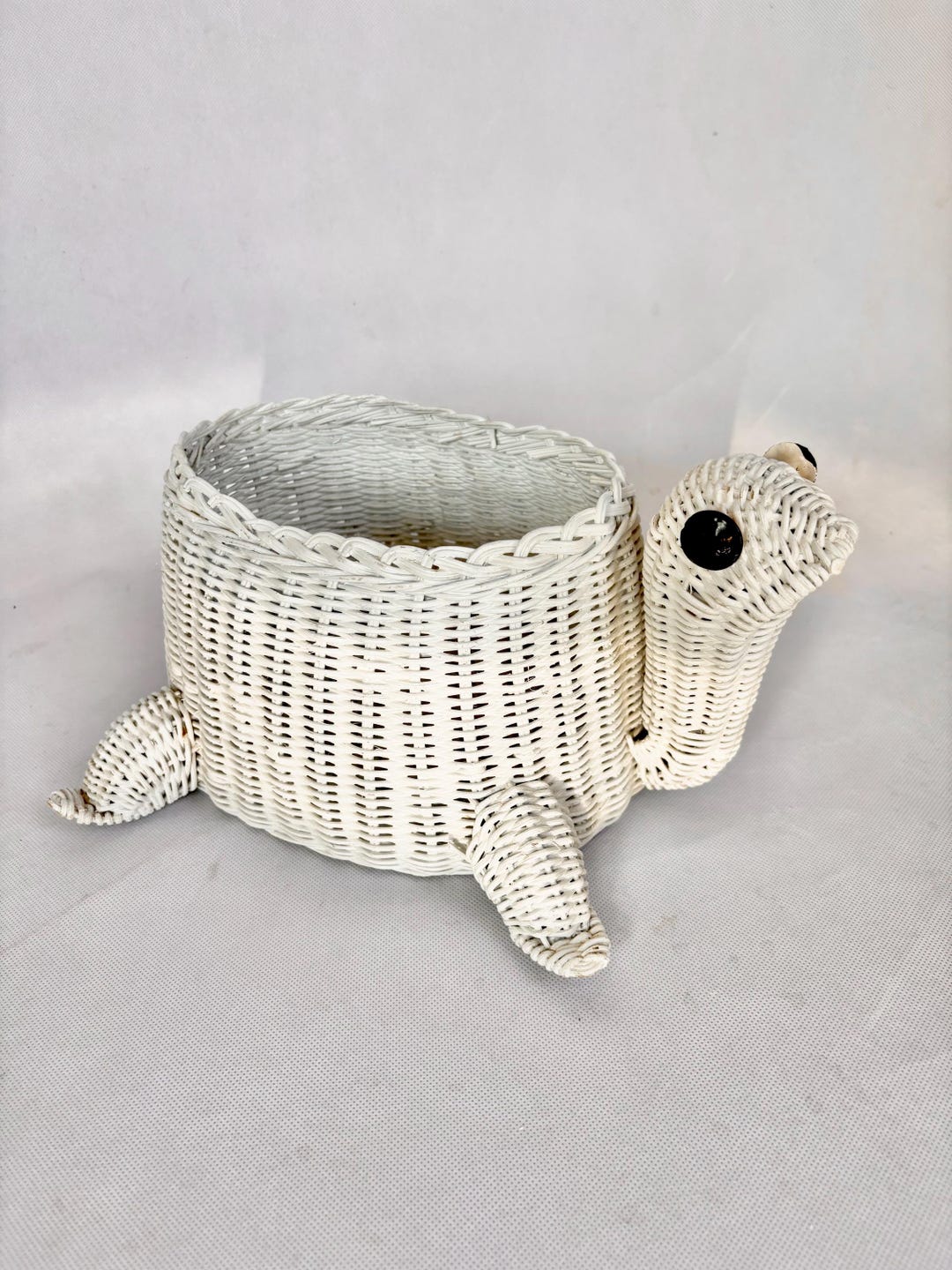 Vintage Large White Wicker Turtle Basket / Planter - Rare Turtle Tote ...