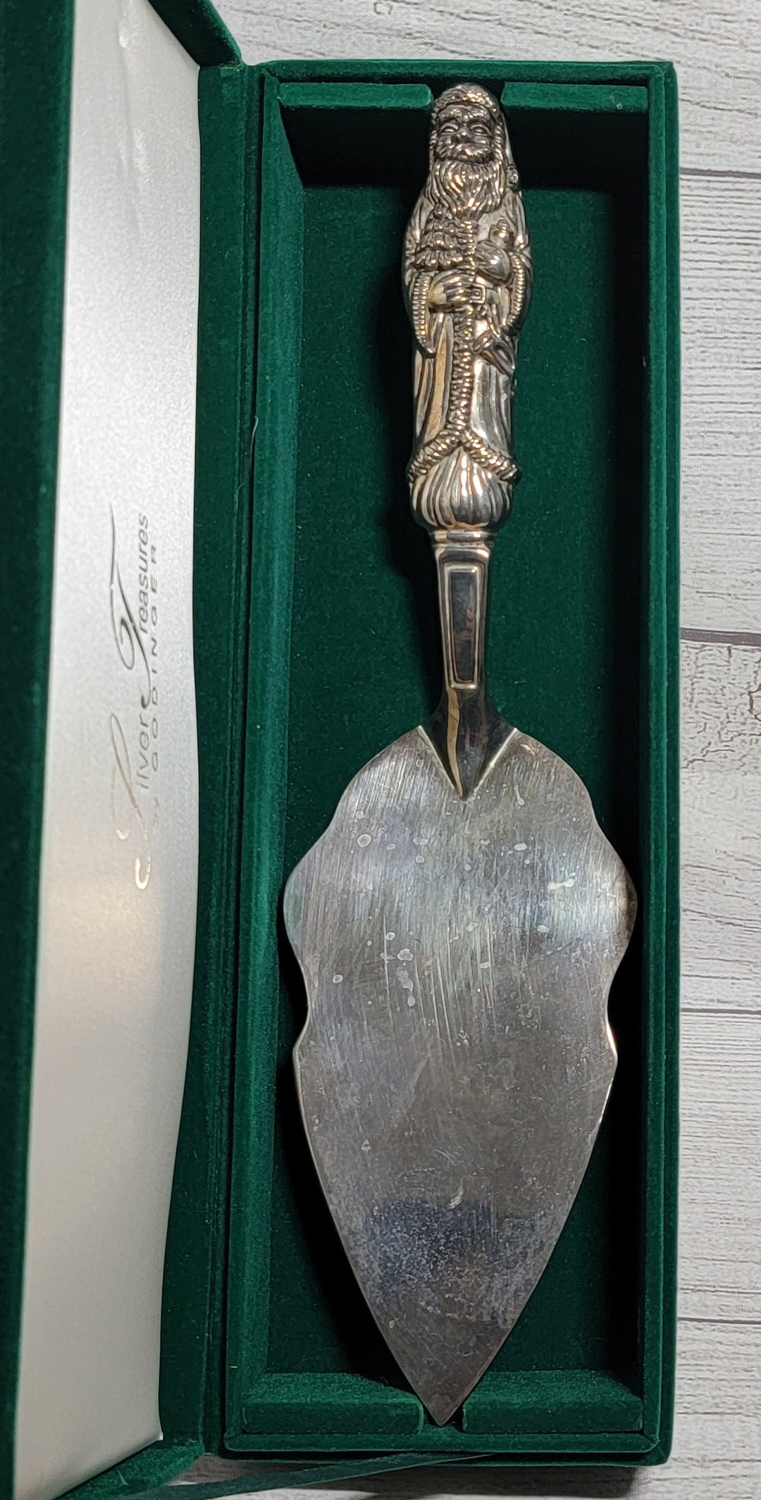 Silver Treasures by Godinger Santa St Nick Handled Cake Pie Server ...