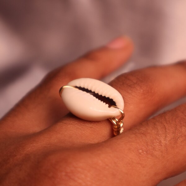 Cowrie Shell Ring - Etsy