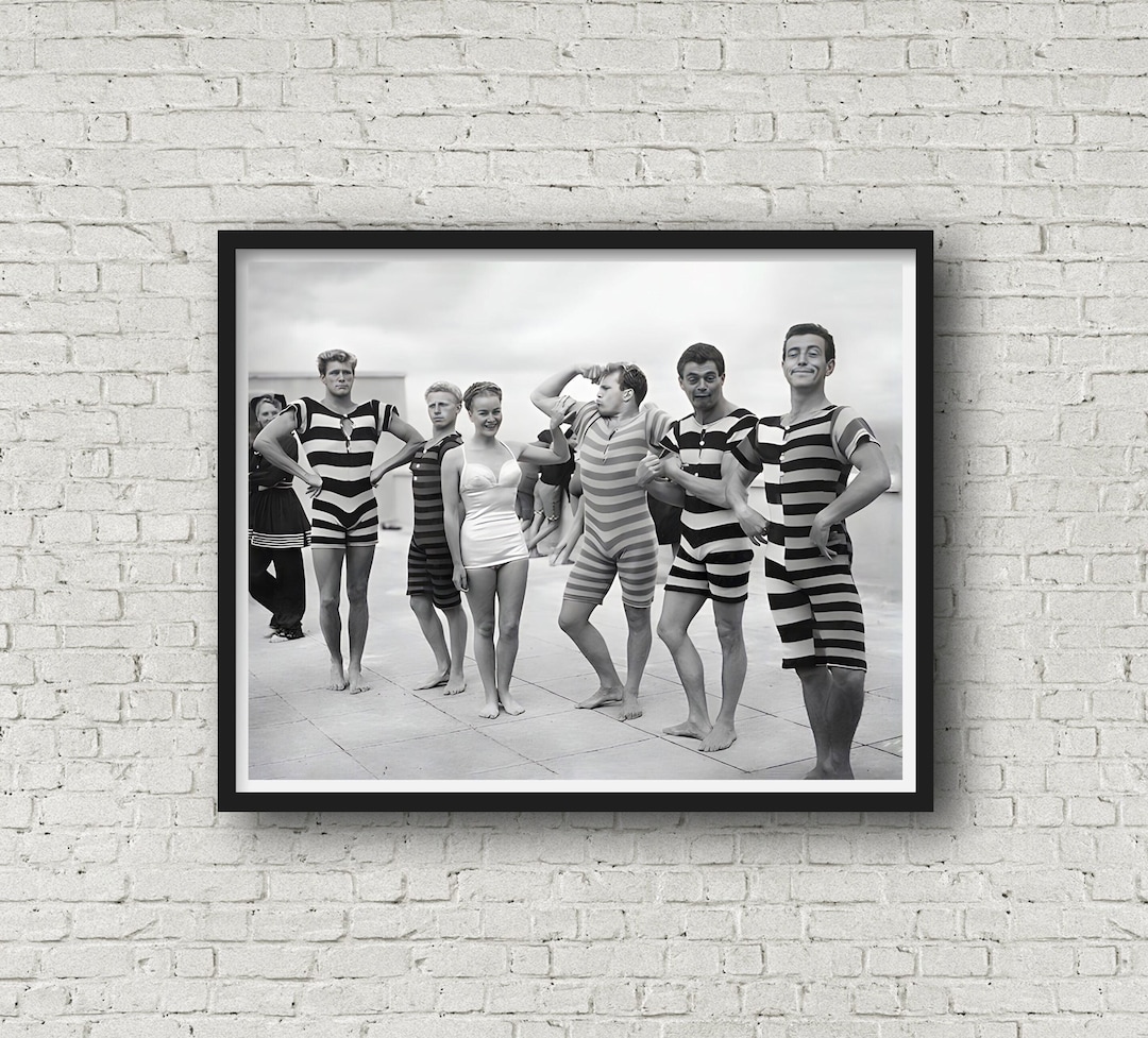 Vintage Swimsuit Fashion, Beach Scene Print, Summer Home Decor, Funny ...