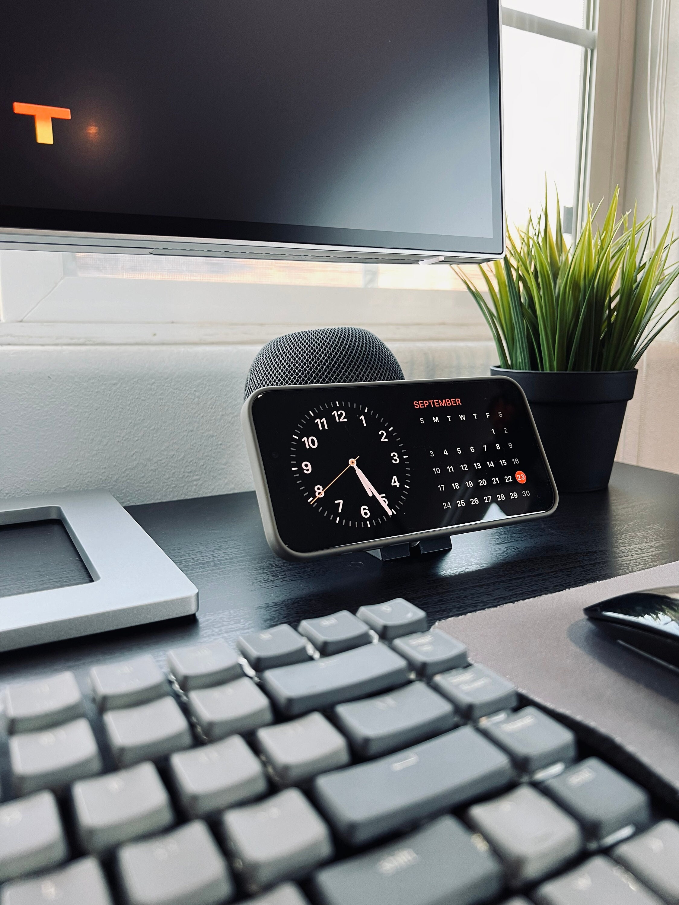 Magpod Dock the Perfect iPhone Standby Mode Dock With Your HomePod Mini ...