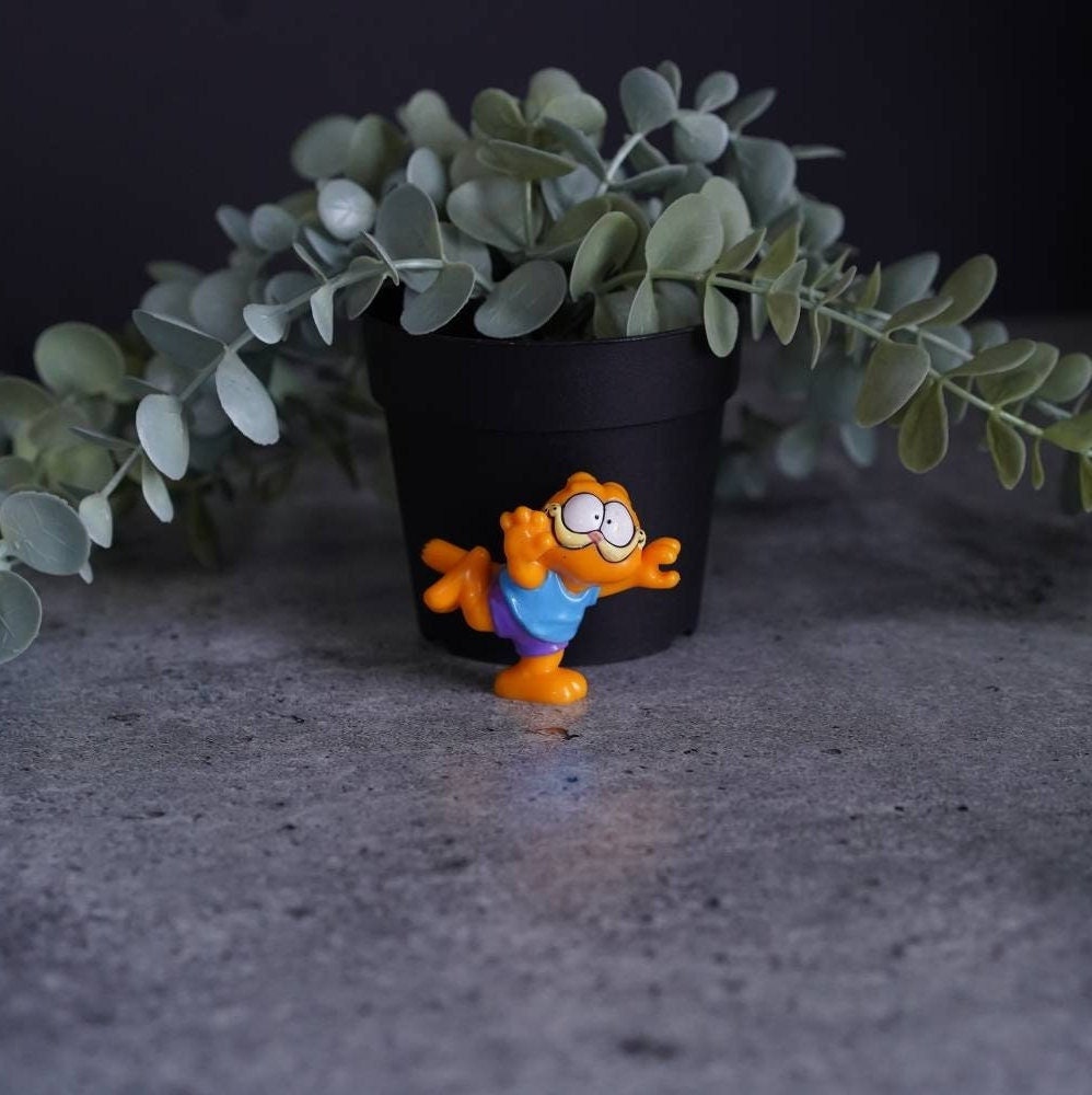1981 Garfield Standing on One Foot Mcdonald's Happy - Etsy