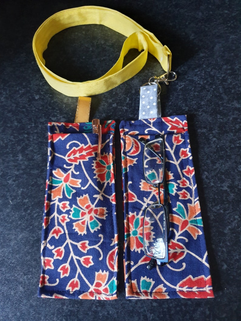 Lanyard Glasses and Pen Holder. - Etsy