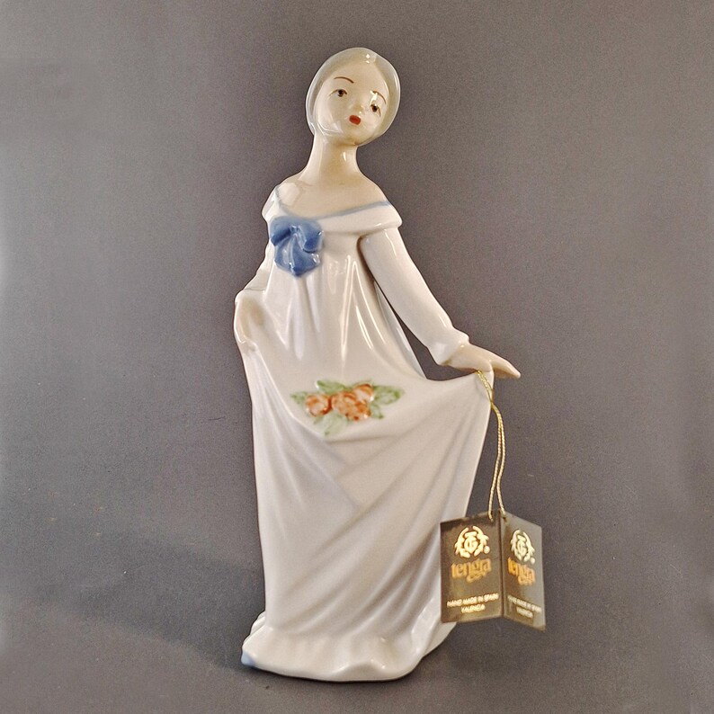 Tengra Porcelain Figurine, Girl With Blue Bow, Valencia Art - Etsy