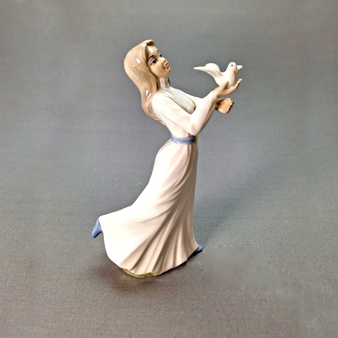 Vintage Tengra Valencia Spain Porcelain Figurine, Lady With Bird, Spain ...