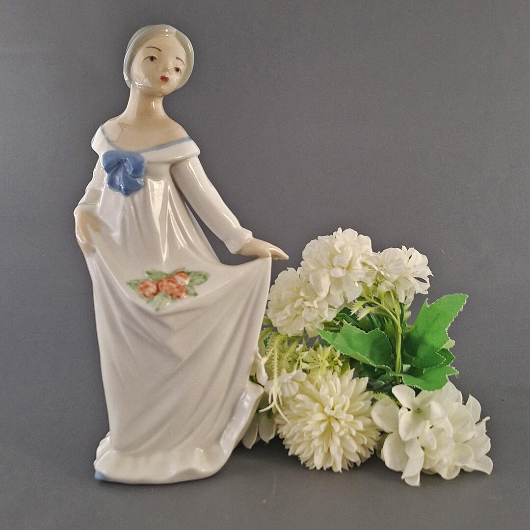 Tengra Porcelain Figurine, Girl With Blue Bow, Valencia Art - Etsy