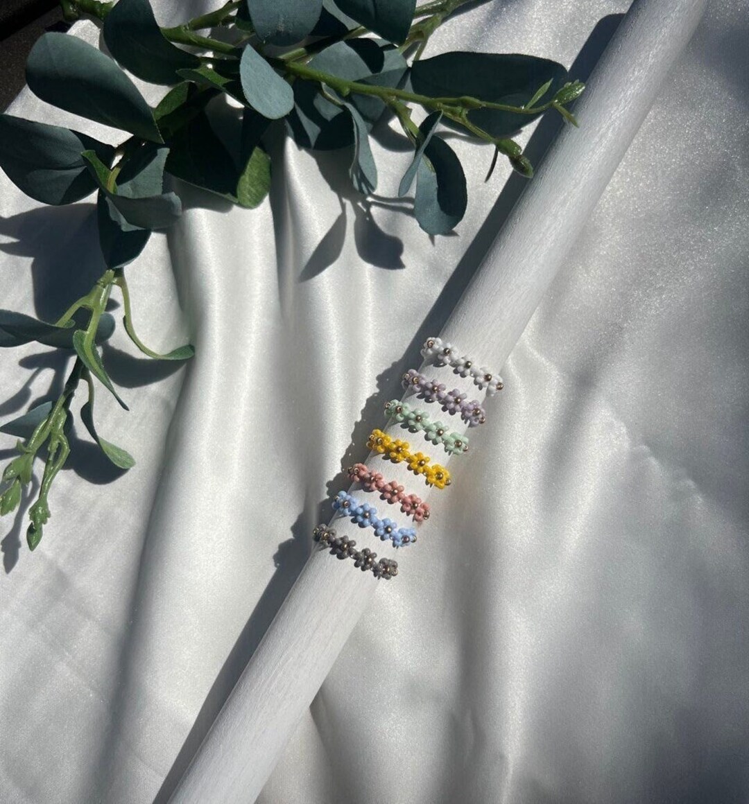 Daisy Ring | Bead Ring, Flower Bead Ring, Gifts for Her, Dainty Rings ...