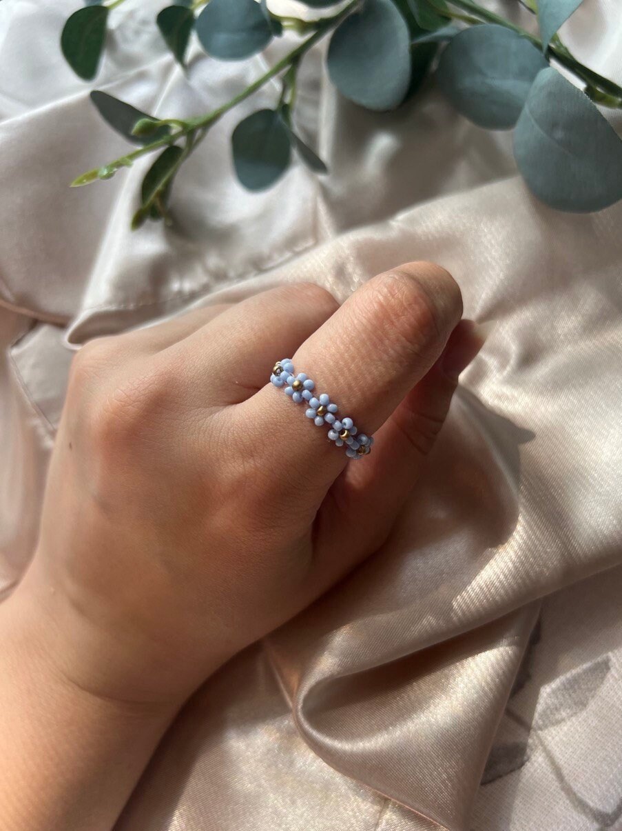 Daisy Ring Bead Ring, Flower Bead Ring, Gifts for Her, Dainty Rings - Etsy