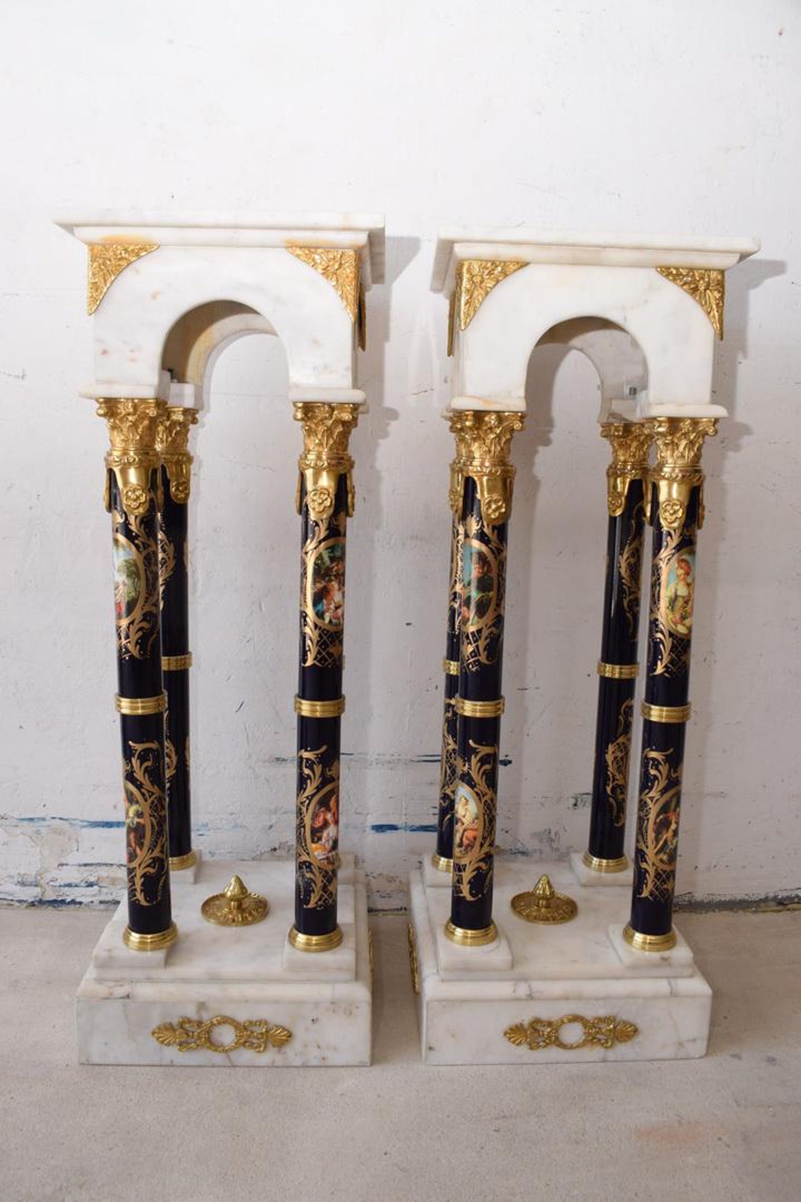 Marble and Bronze Pedestal: Solid Black Painted Marble Column (44.49 ...