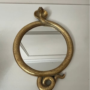 Cobra Goldene Round Mirror - Amazing Mirror Snake - Funny Mirror - Wall ...