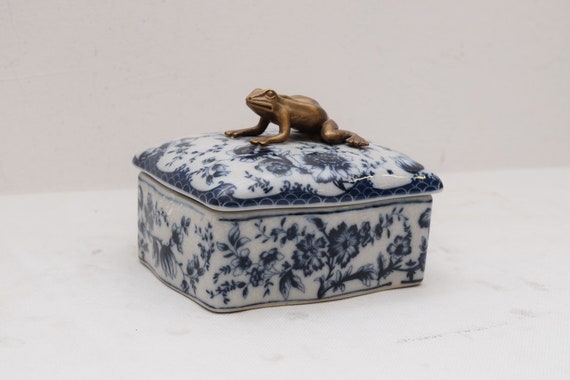 Painted Blue Box Porcelain Frog Casket Flower Flowers… - Gem