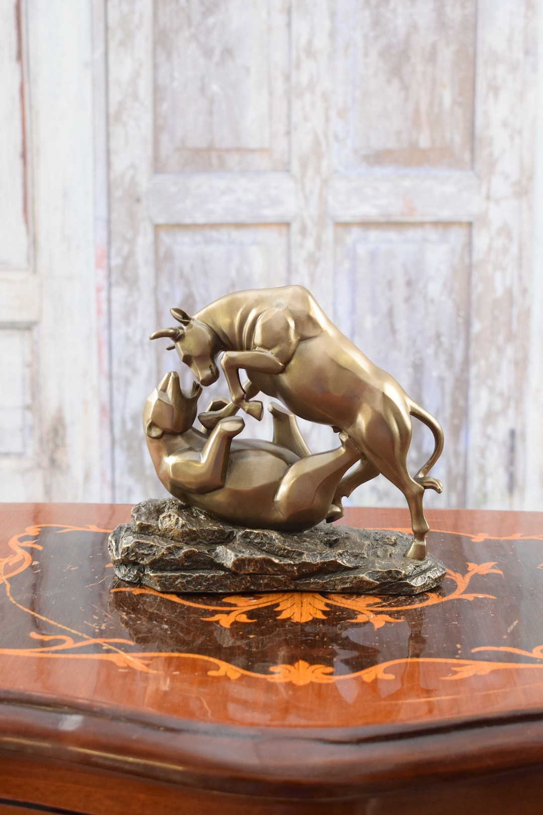 Wall Street Bull and Bear Statue - Trader Gift Trading Finance ...