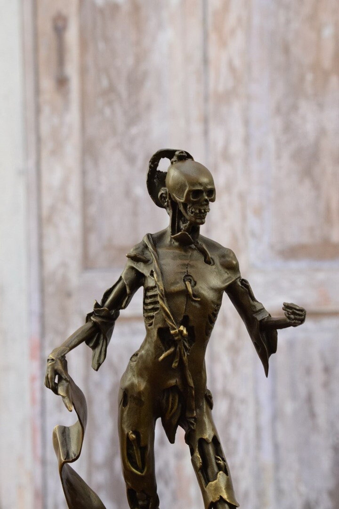 Memento Mori Bronze Sculpture - Skeleton Last Goodbye - Skeletton in ...