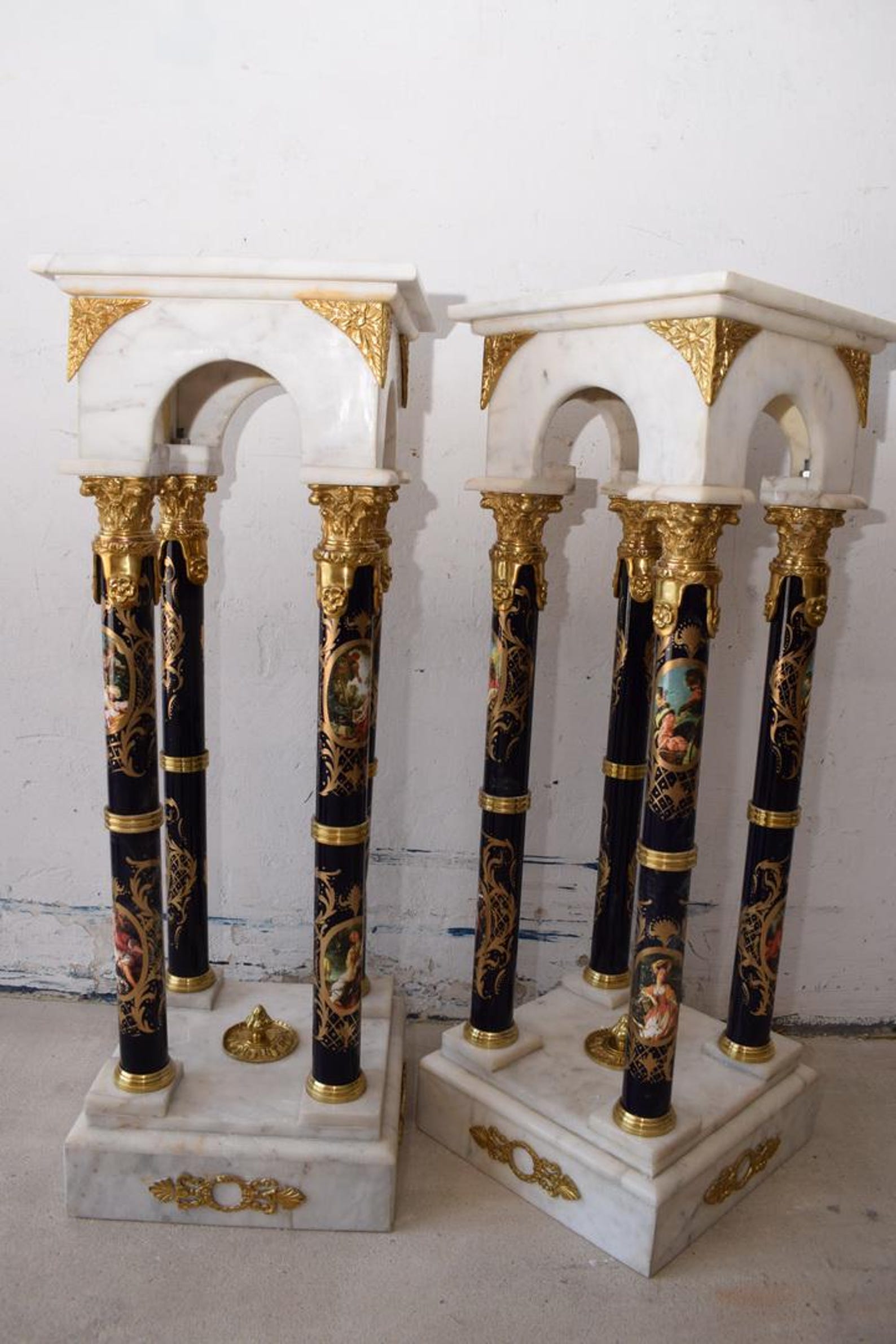 Marble and Bronze Pedestal: Solid Black Painted Marble Column (44.49 ...