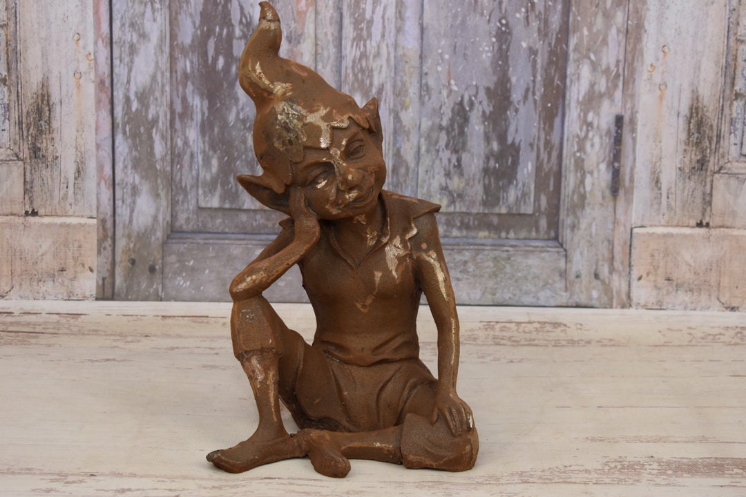 Cast Iron Sitting Gnome: Rustic Garden Pixie Sculpture (14.96 Inches ...