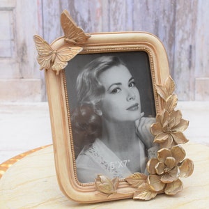 Amazing Beige Photo Frame Flowers and Butterfly Photo Frame Wedding ...