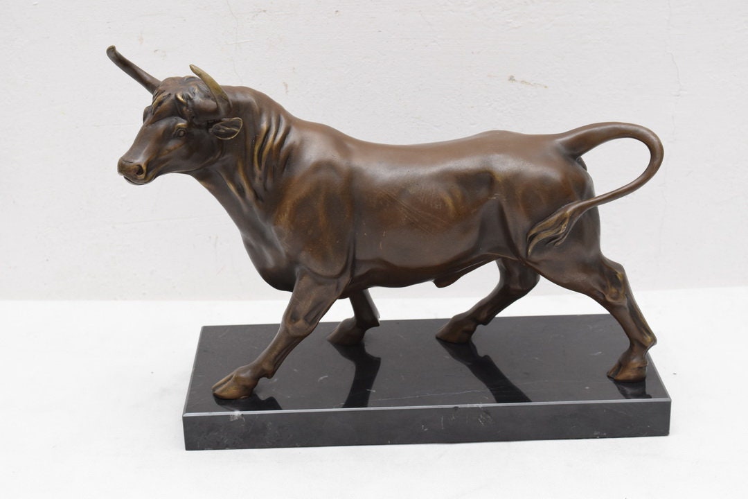 Amazing Bull Bronze - Bull Statue - Garden Figurine - Sculpture Bull ...