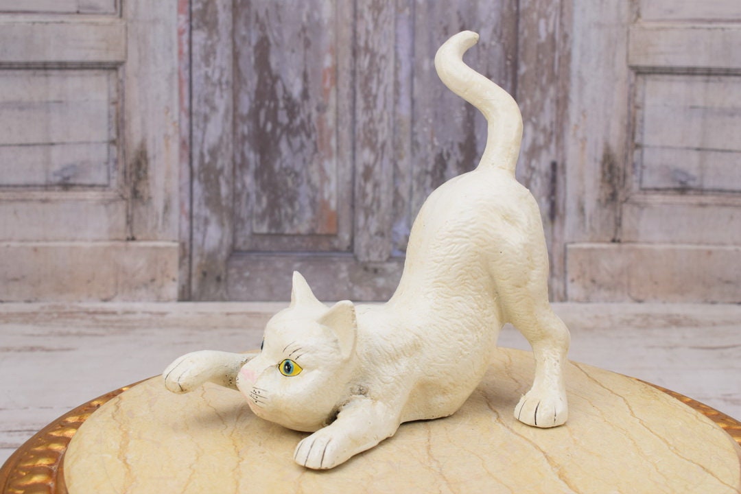 Nice White Cat Sculpture - Cast Iron Cat - Figurine Animal Sculpture ...