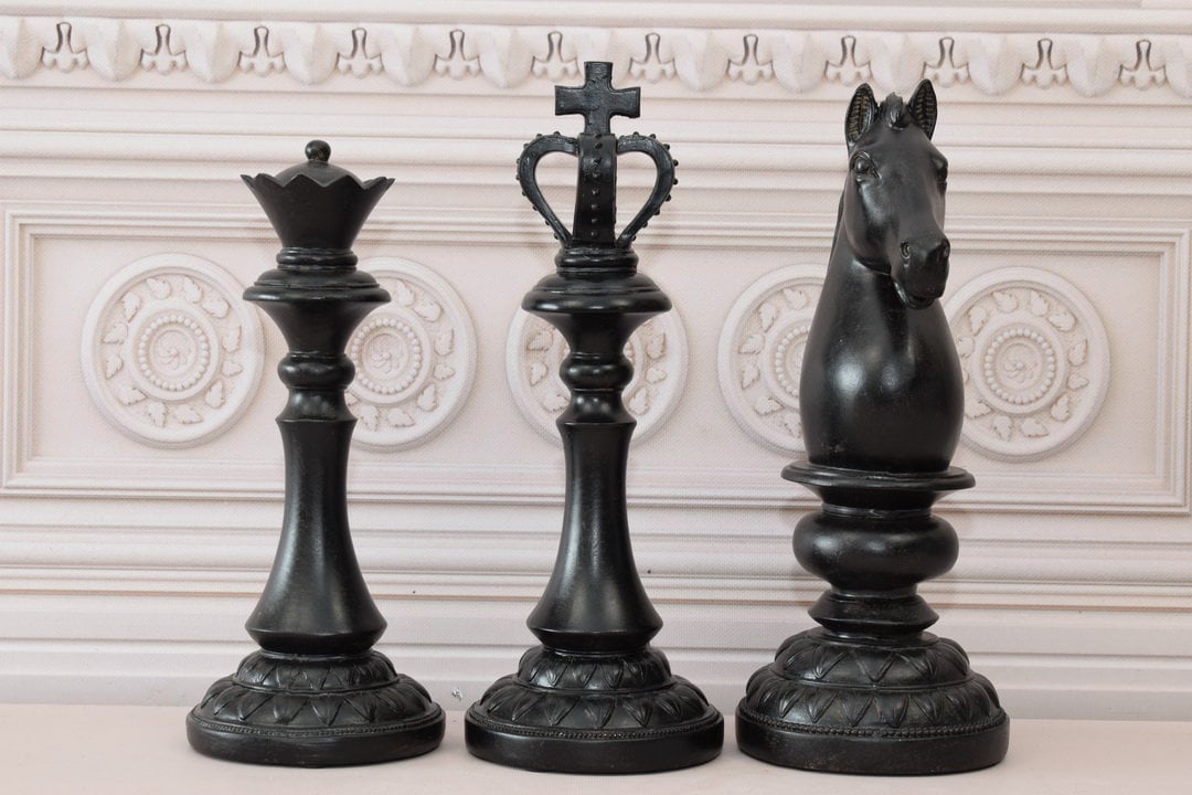 Large Three Chess Set - Queen King and Horse - Amazing Figurines ...