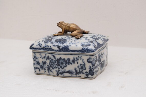 Painted Blue Box Porcelain Frog Casket Flower Flowers… - Gem