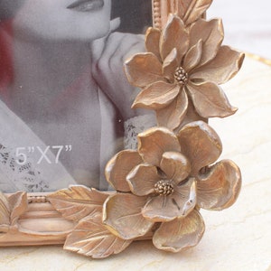 Amazing Beige Photo Frame Flowers and Butterfly Photo Frame Wedding ...