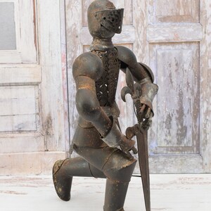 Kneeling Armored Knight Statue - Metal Statue Knight - Warrior Armored ...