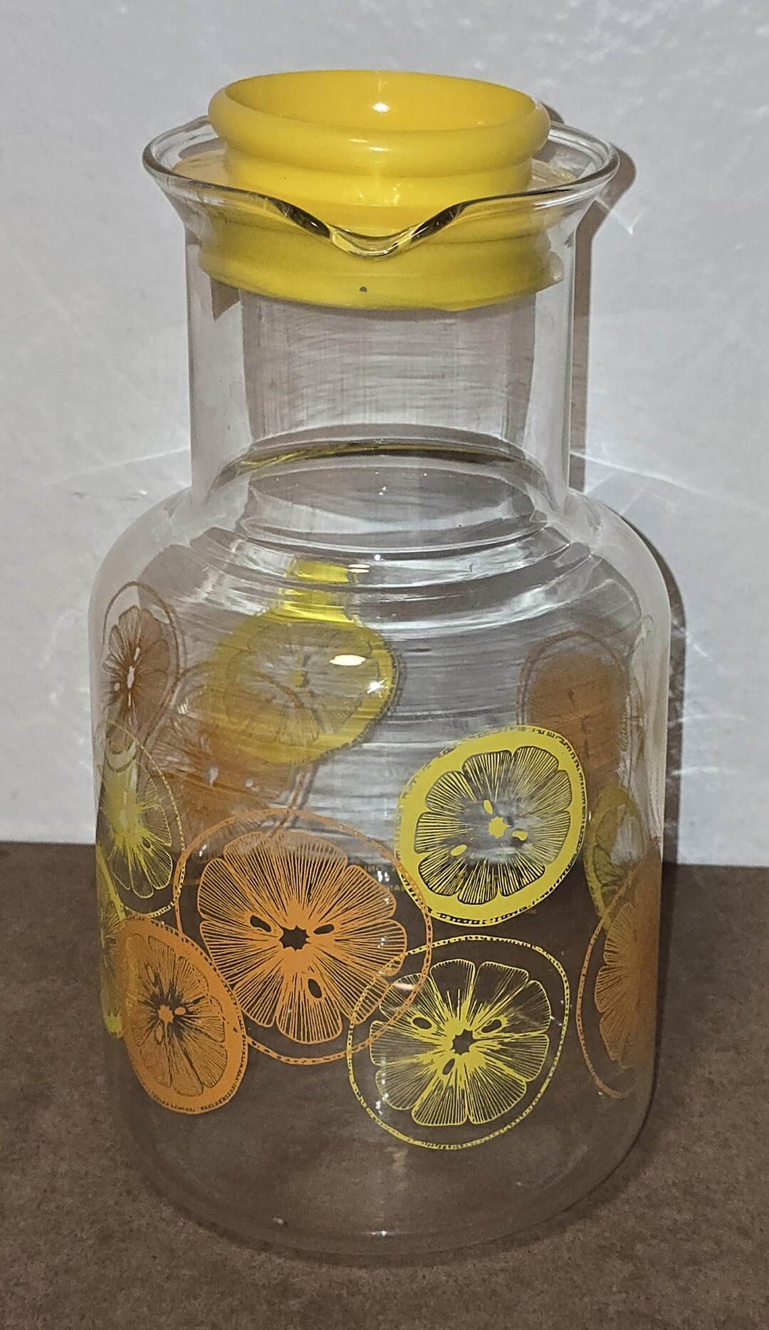 Vintage Pyrex Glass Juice Pitcher Carafe With Lid 2 QT Lemons and ...