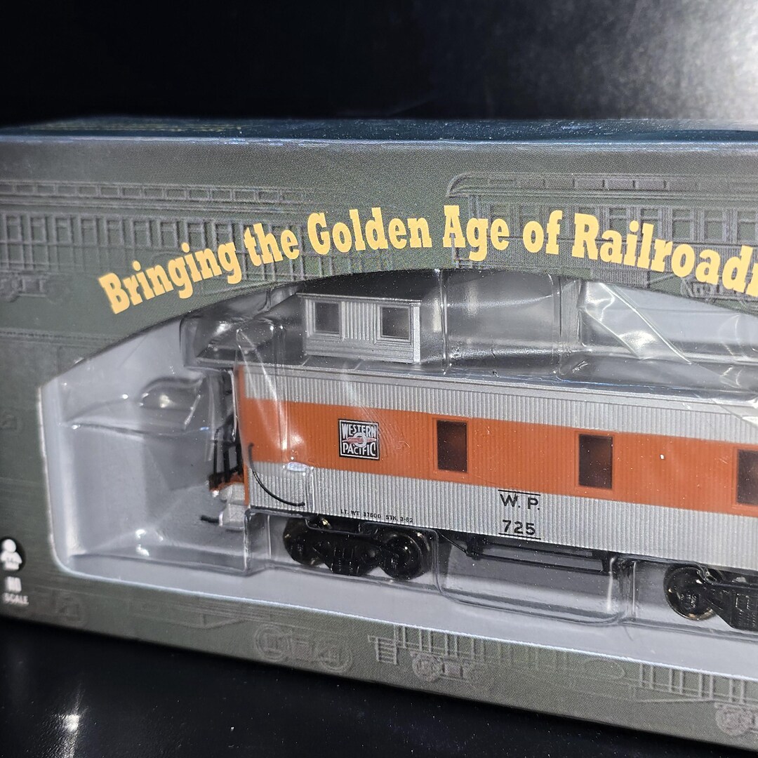 Roundhouse RTR HO #85802 3 Window Standard Wood Caboose Western Pacific ...