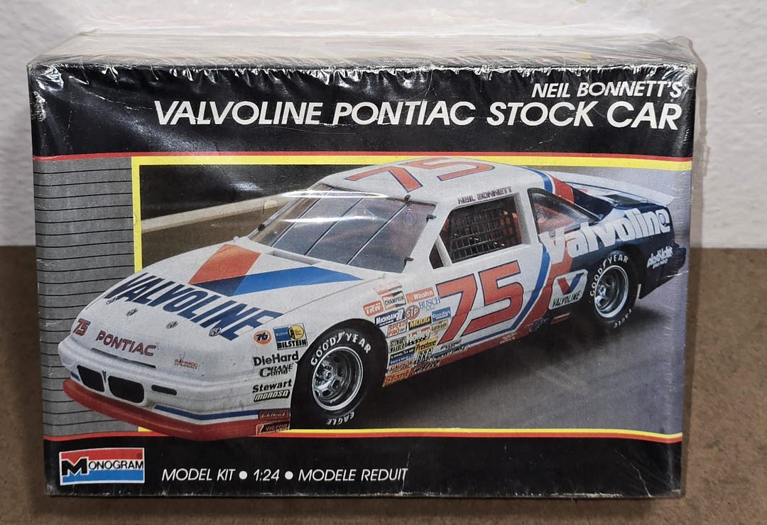 1989 Monogram 1:24 Car Model Kit #75 Neil Bonnett's Valvoline Pontiac ...