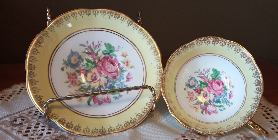 Regency Tea Cup and Saucer Yellow and Gold Trimmed With Flower Bouquet ...