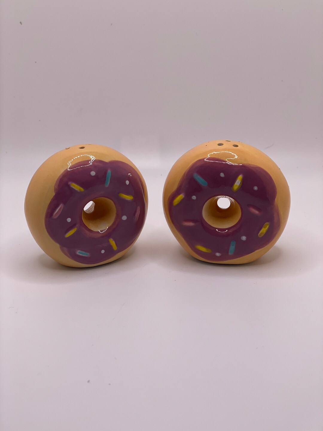 Glazed Donut Salt & Pepper Shaker Set - Etsy