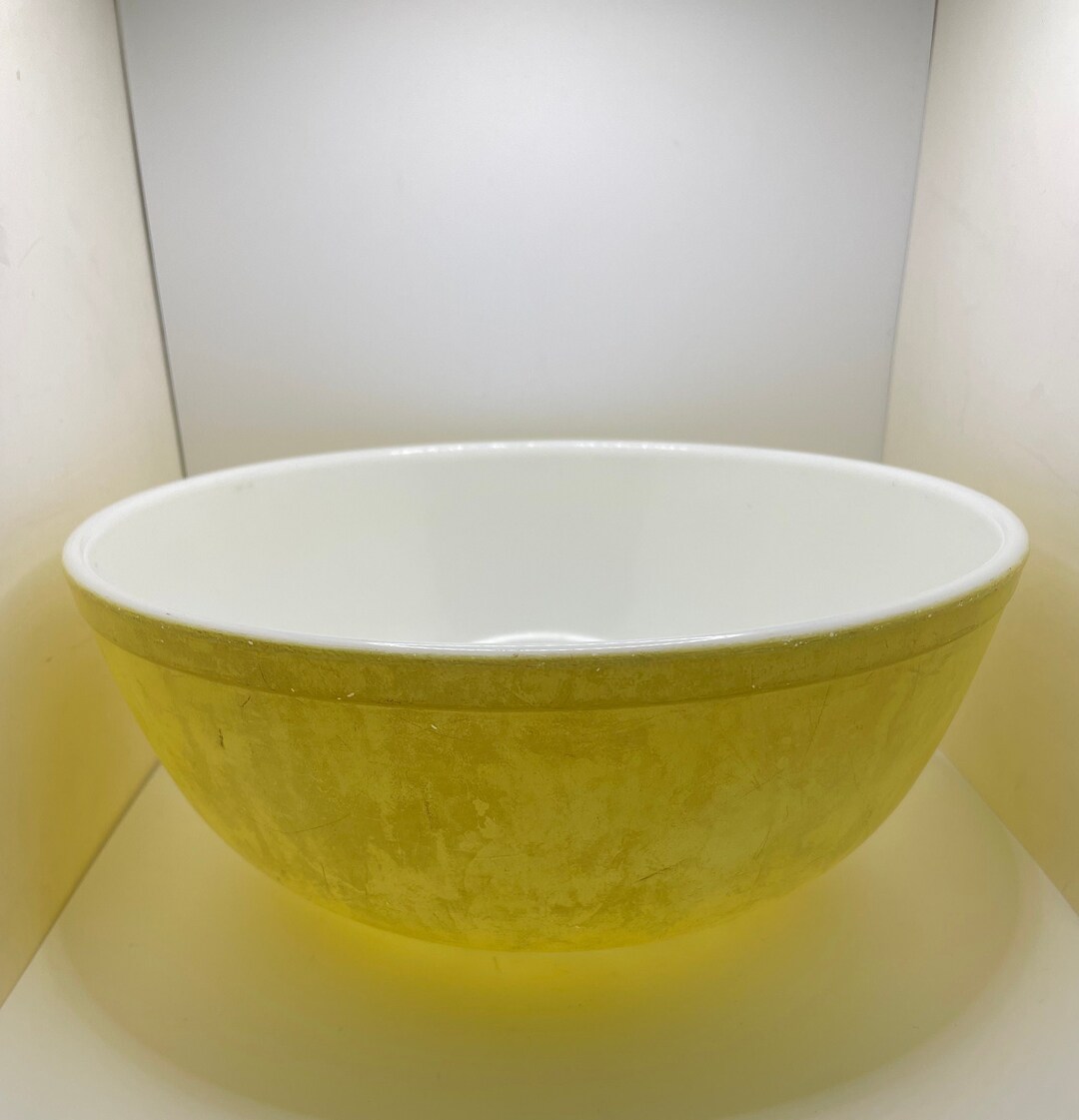 1950's PYREX 404 12 10" Yellow Mixing Bowl - Etsy