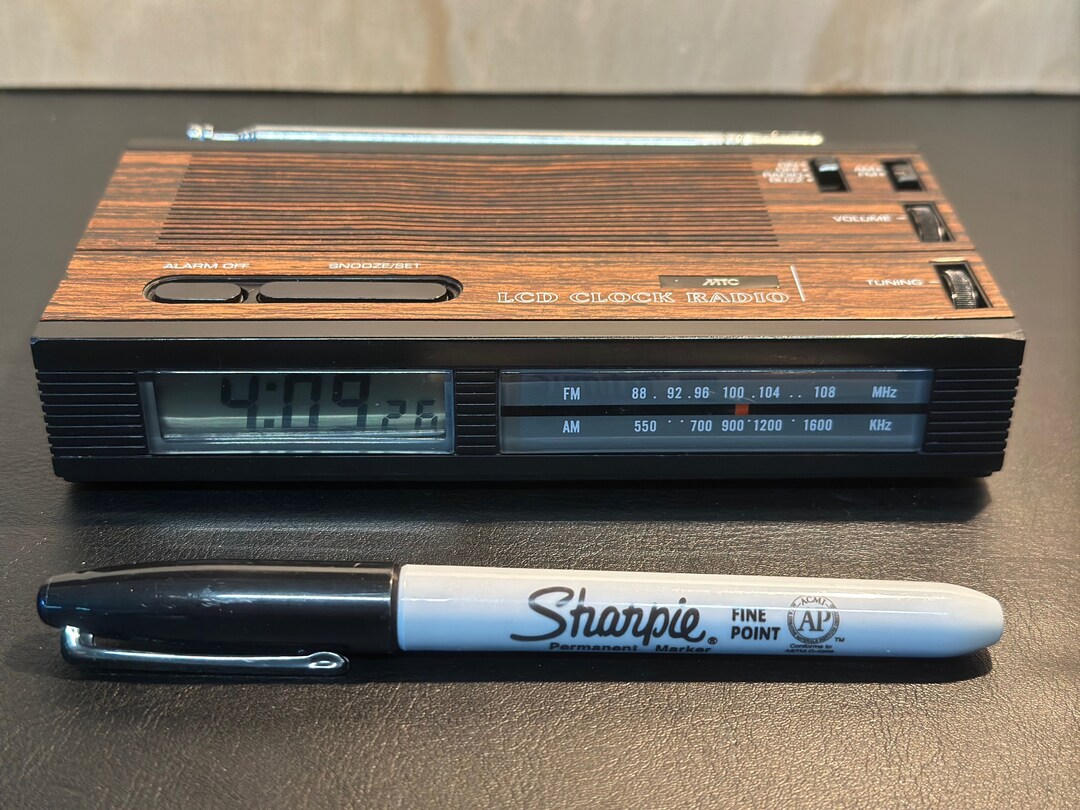 MCR-810 Miniature Clock Radio | Woodgrain | LCD | 80's - Etsy