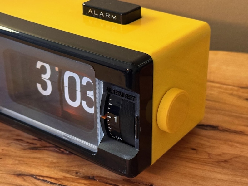 Vintage Seiko Flip Clock | Space Age | Rare Yellow, 70's Japan - Etsy