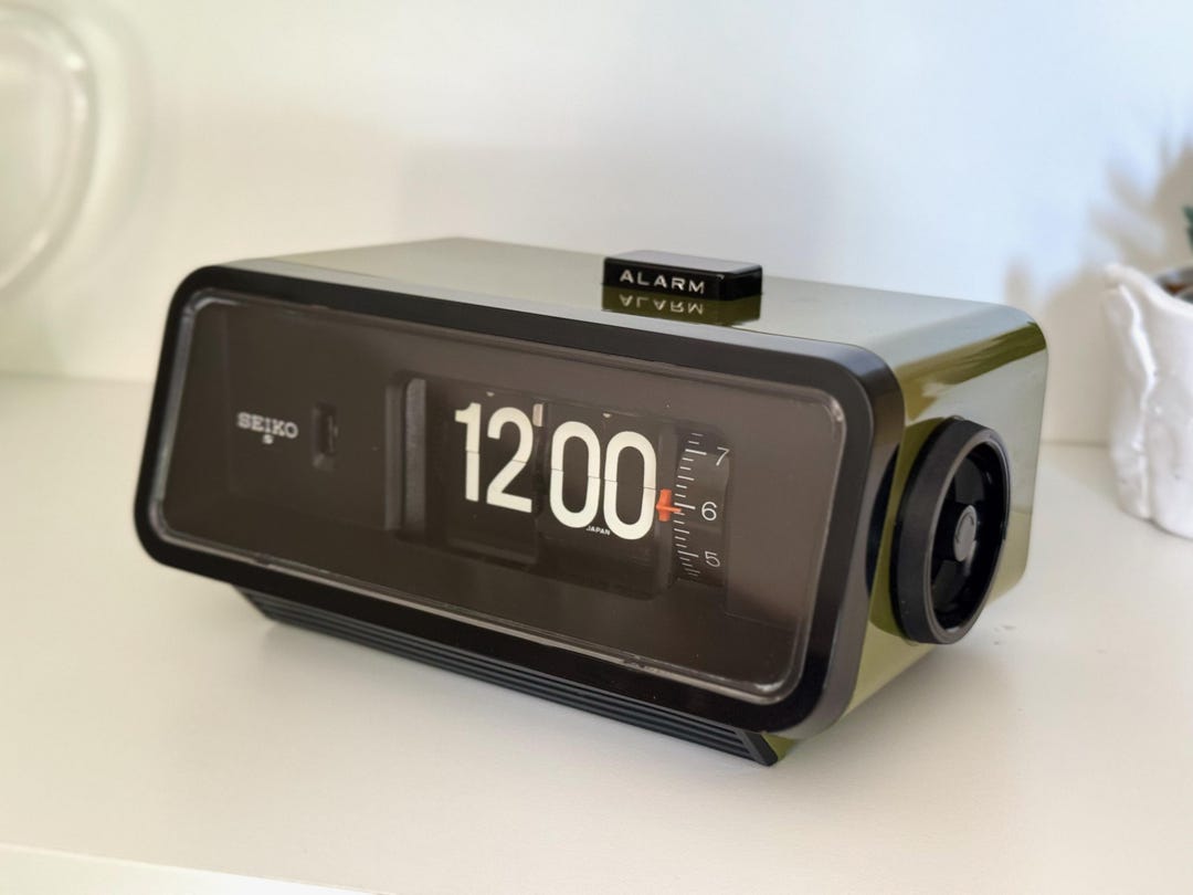 Vintage Seiko Flip Clock | Space Age | Olive Green, 70's Japan - Etsy