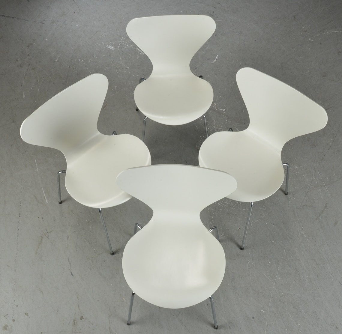 Arne Jacobsen - White 7er Chair - Model 3107 Fritz Hansen - Seven Chair ...