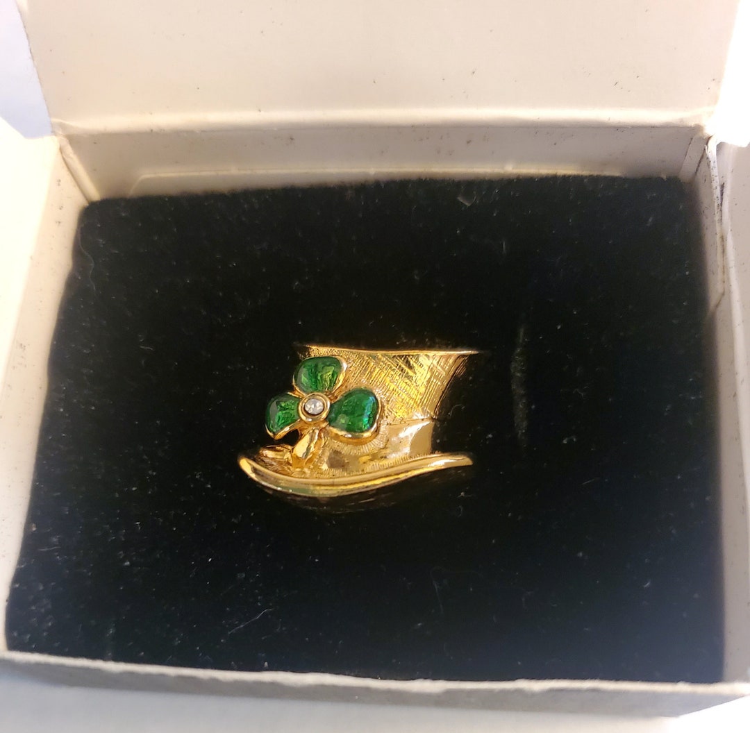 AVON Hats off to Luck Pin St. Pattys Day Paddys Day Shamrock Irish Tie ...