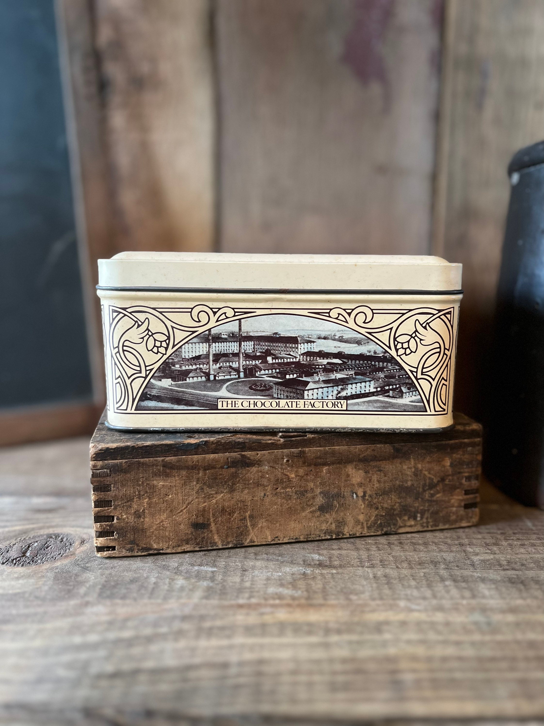 Hershey's Chocolate Tin 1990 (1912 Replica), Sweet Milk Chocolate Tin ...