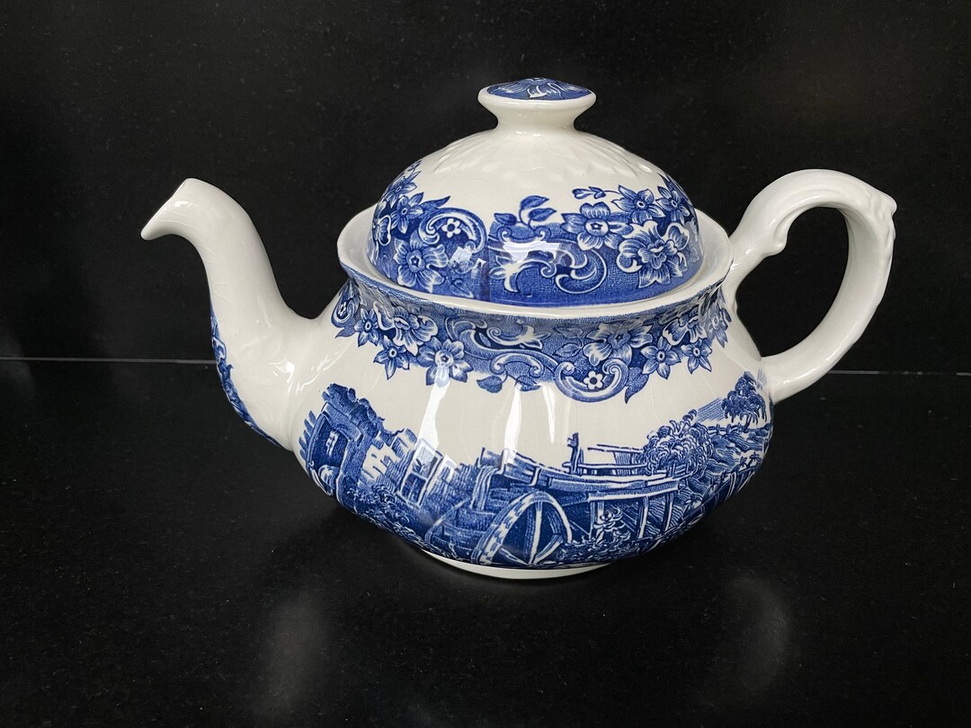 Fabulous Vintage Royal Tudor Ware Tea Pot 17th Century England Series ...