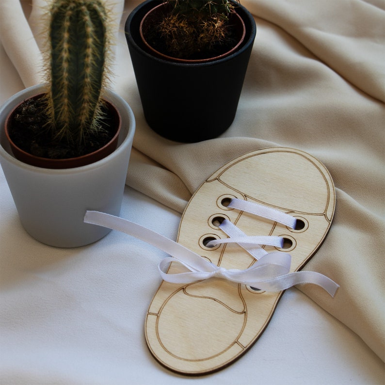 Shoe Lacing Wooden Cards, Shoe Tying Practice, Kindergarten, Kid's Fine ...