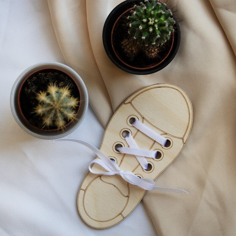 Shoe Lacing Wooden Cards, Shoe Tying Practice, Kindergarten, Kid's Fine ...