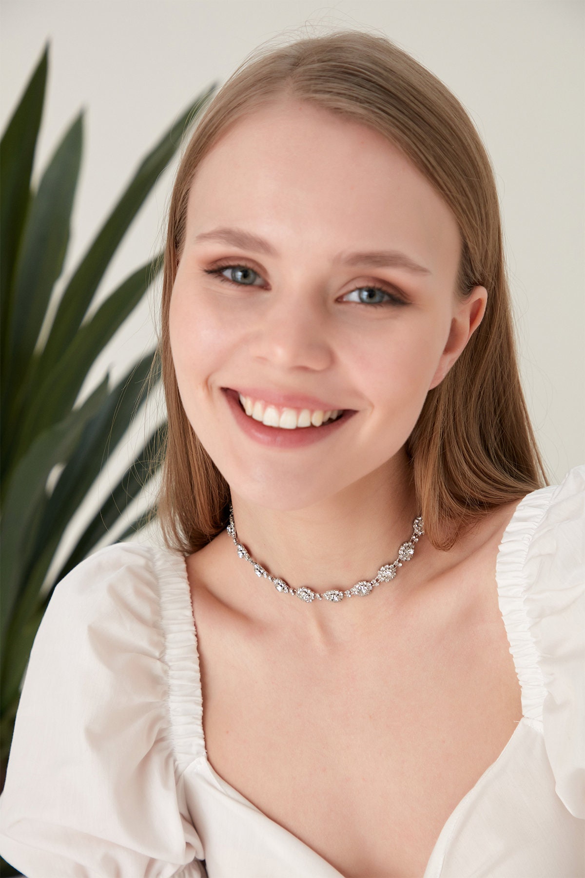 Zircon Stone Helana Model Crystal Choker Crystal Shine Stone Collar ...