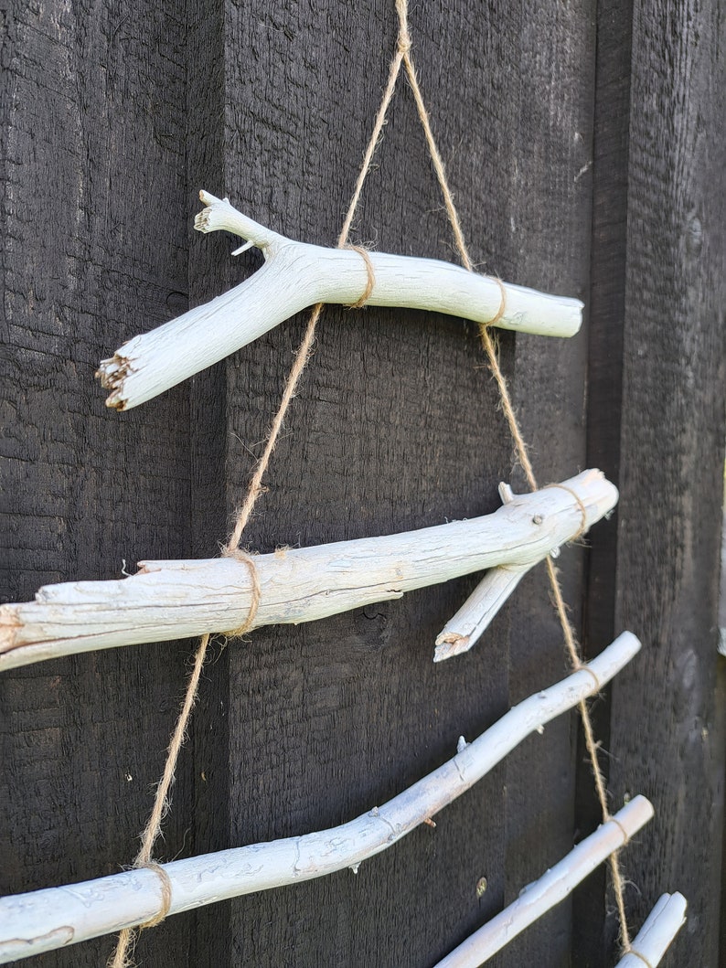 Eco-friendly Wooden Branch Wall Christmas Tree: Minimalist Advent Decor ...
