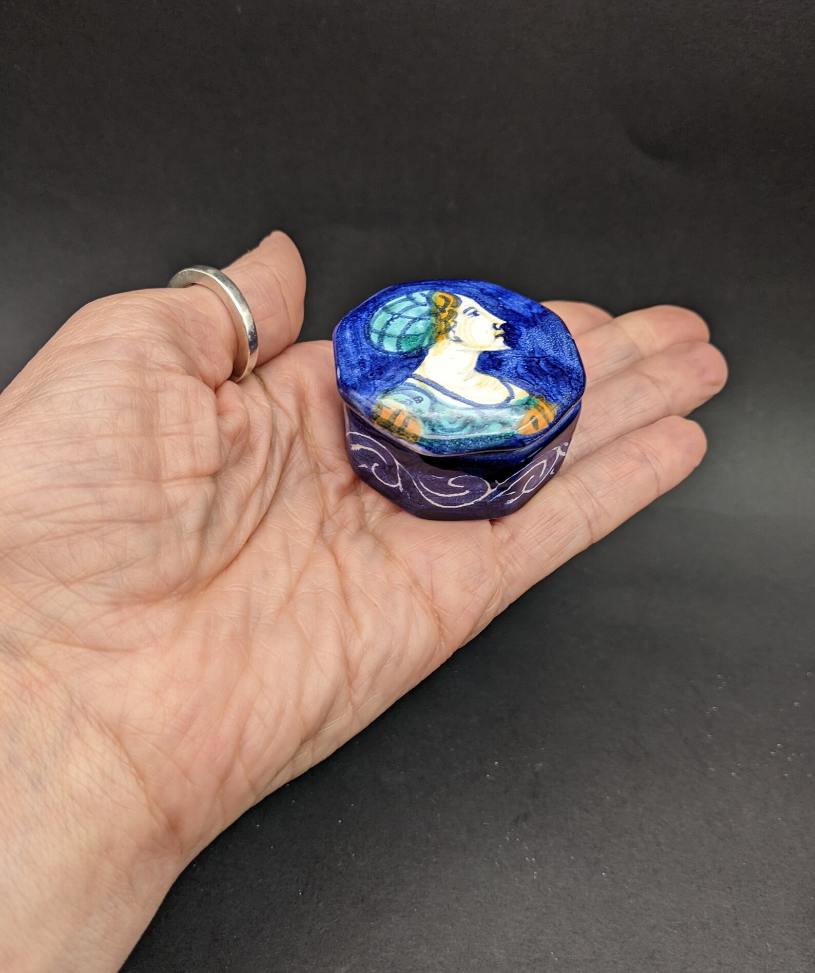 Castelli Censasorte Renaissance Style Italian Porcelain Keepsake Boxes ...