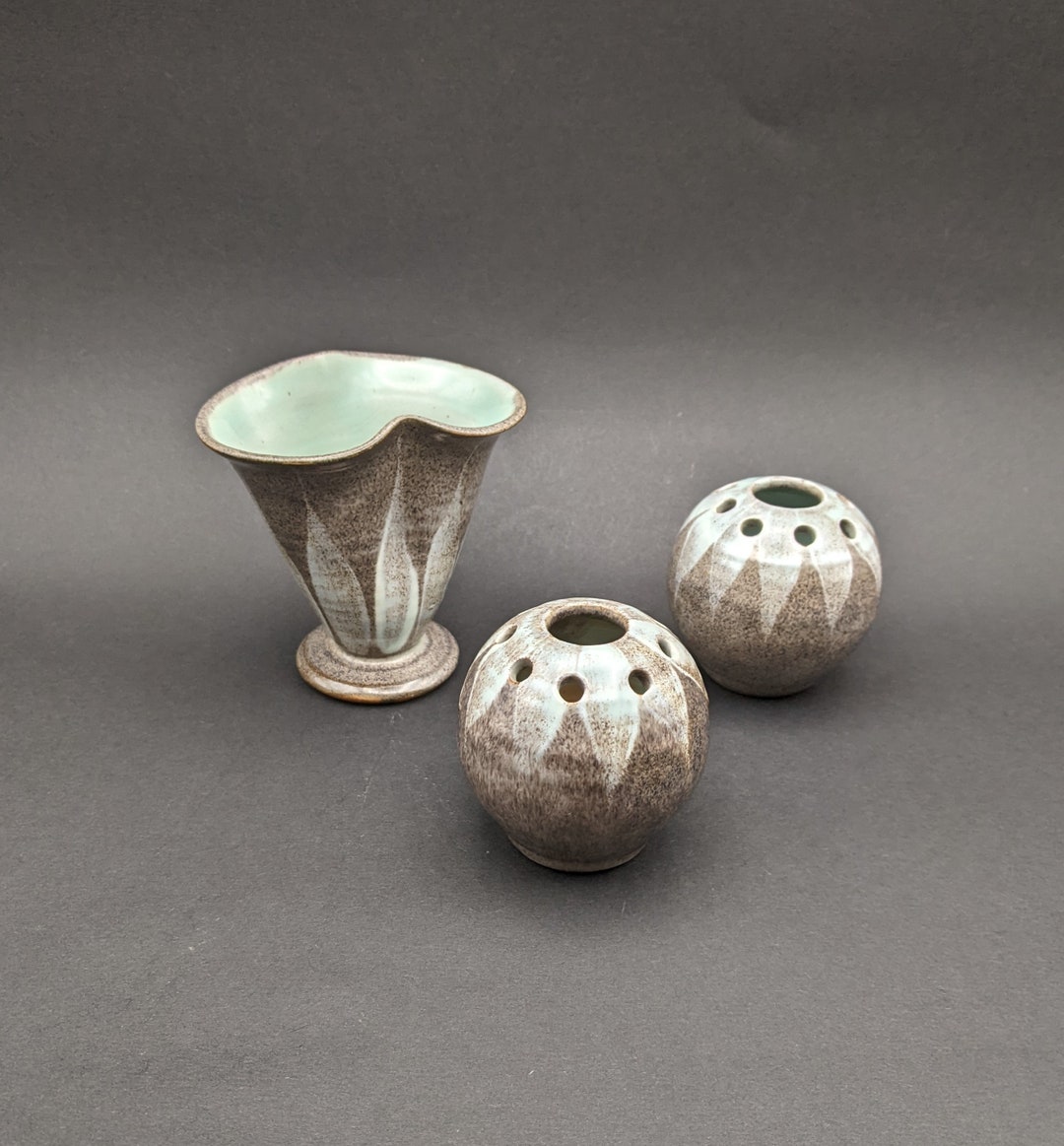 William FISHLEY HOLLAND Bud Vase and Pot Pourri Pots, Clevedon Studio ...