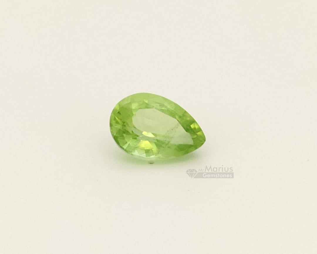 Rare Norwegian Peridot 1,36 Ct. - Etsy