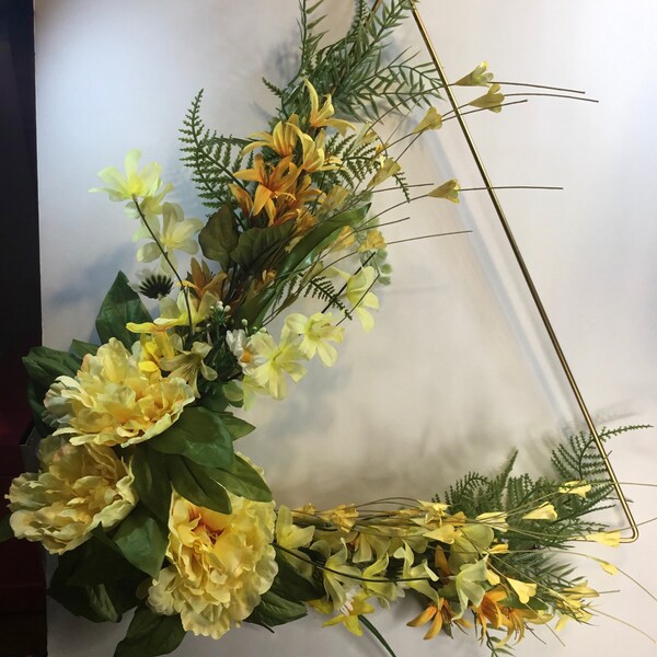 Wreath Triangle - Etsy