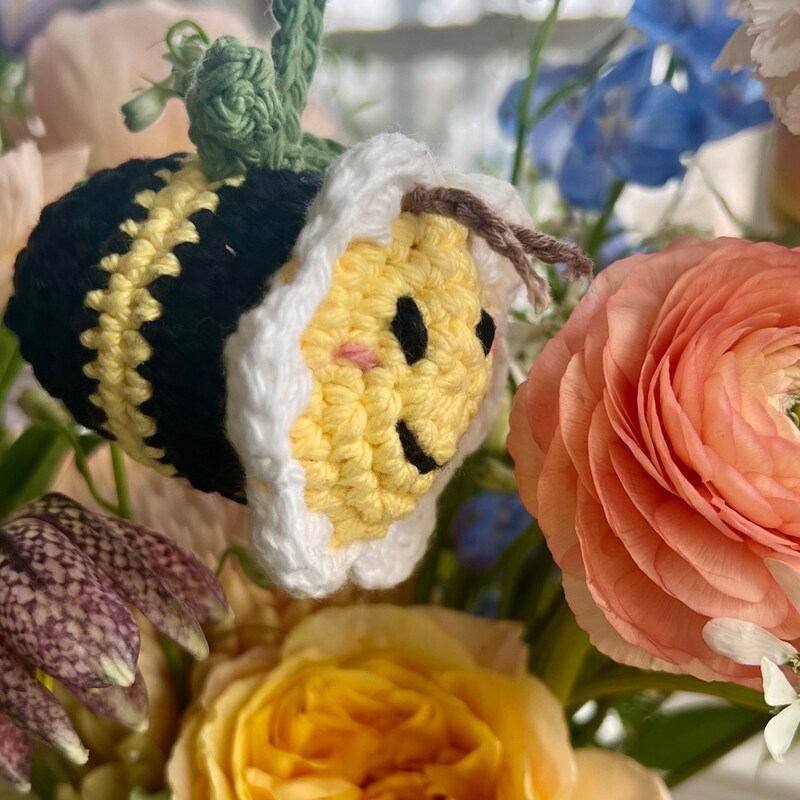 Crochet Bee Keychain - Etsy